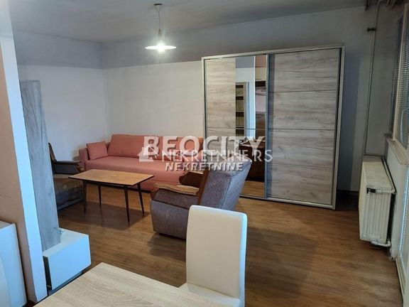 Novi Beograd, Stari Merkator, Palmira Toljatija, 0.5, 36m2, 500EUR