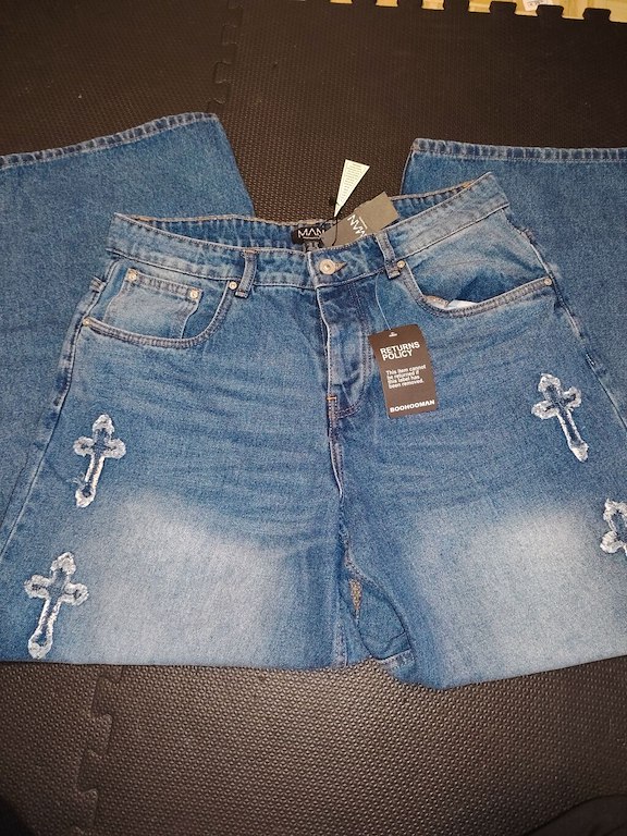 Ženske džins pantalone BoohooMAN – model sa ukrasnim izvezenim