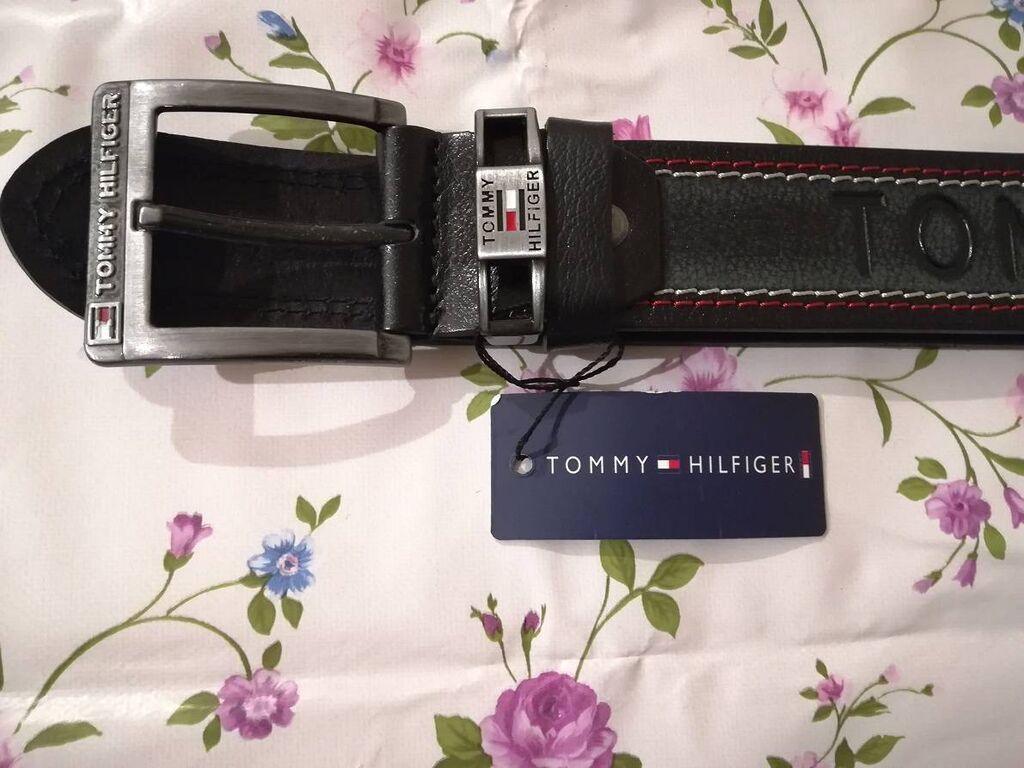 Novi muski kozni markirani kais Tommy Hilfiger u crnoj boji. Zemlja