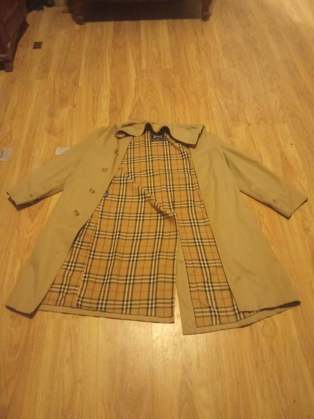 Original klasicni burberry mantil kupljen u engleskoj u odlicnom
