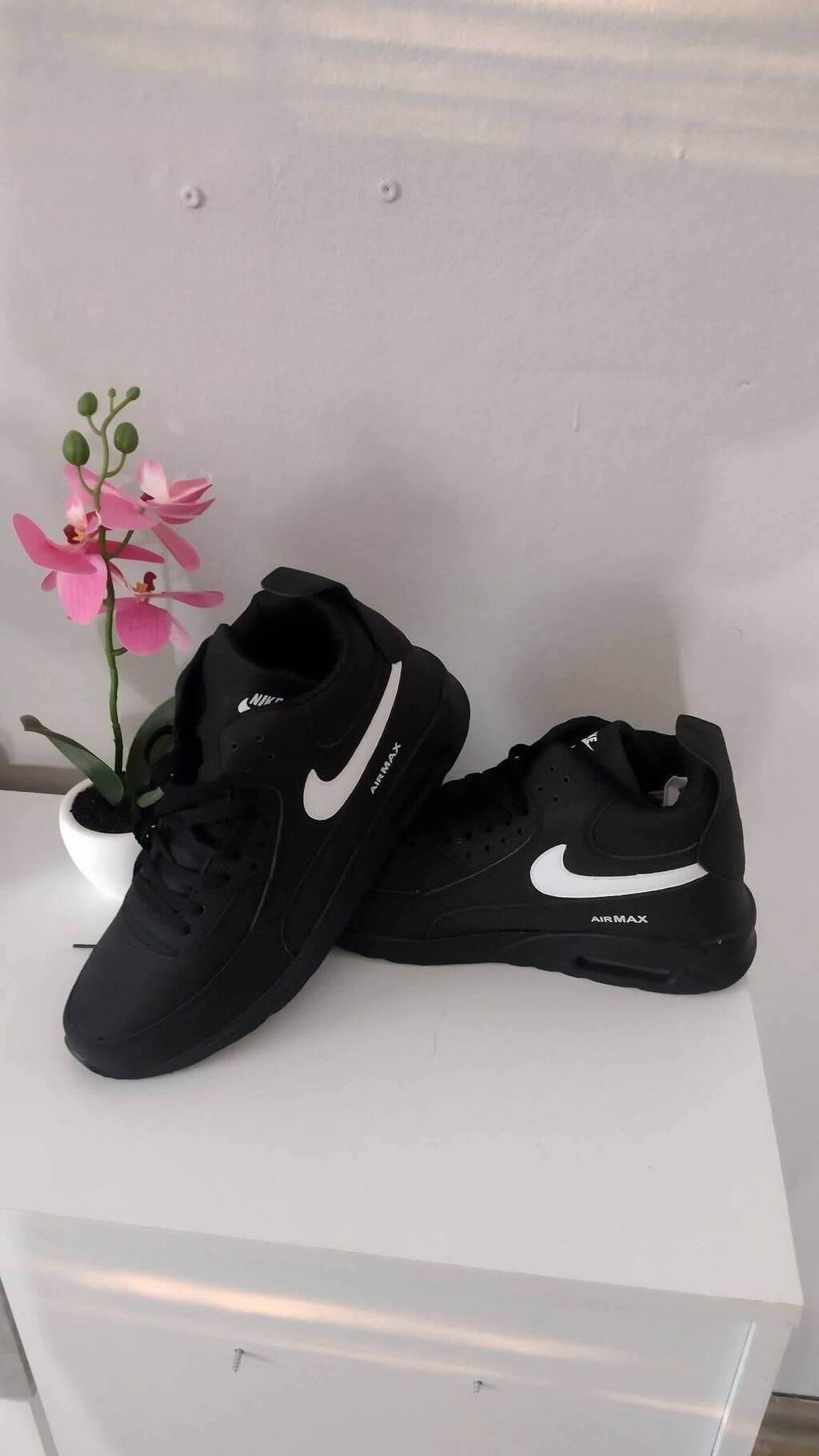 Crne patike Nike Air Max (visoki model) gs - Klasičan crno-beli