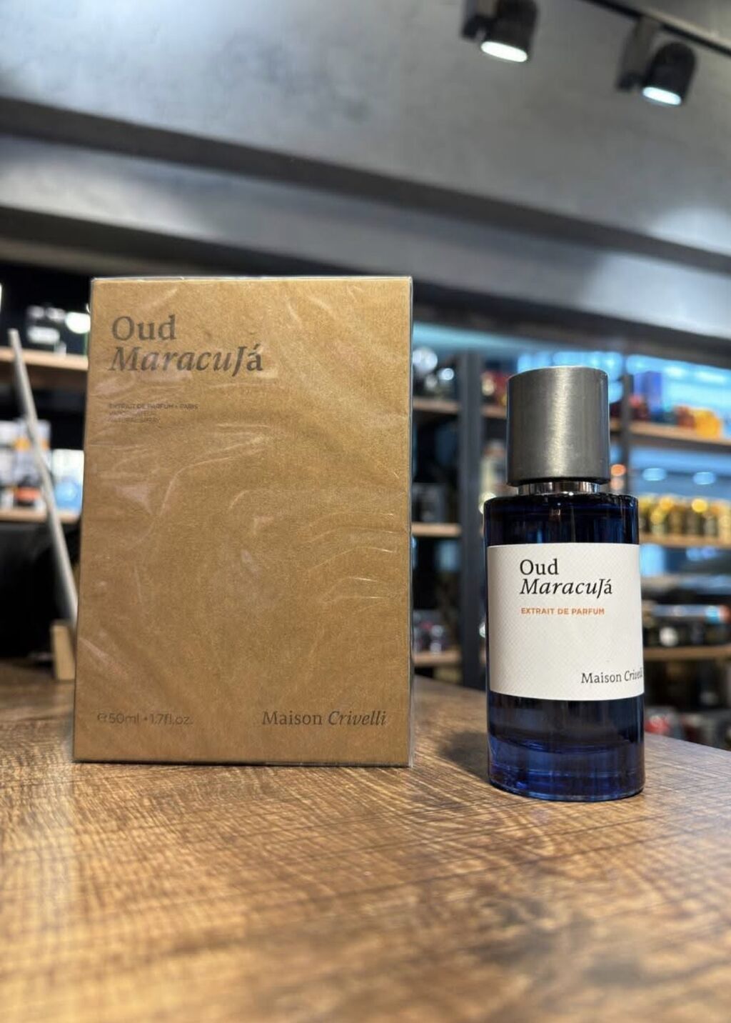 Na slici se nalazi Maison Crivelli Oud Maracujá Extrait de Parfum