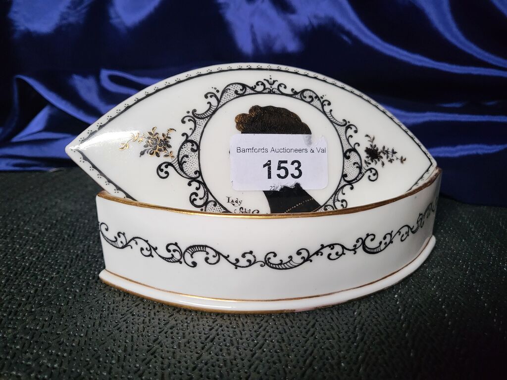Satula engleska unikatna 1930 do 1950 g.Crown Staffordshire aukcijski