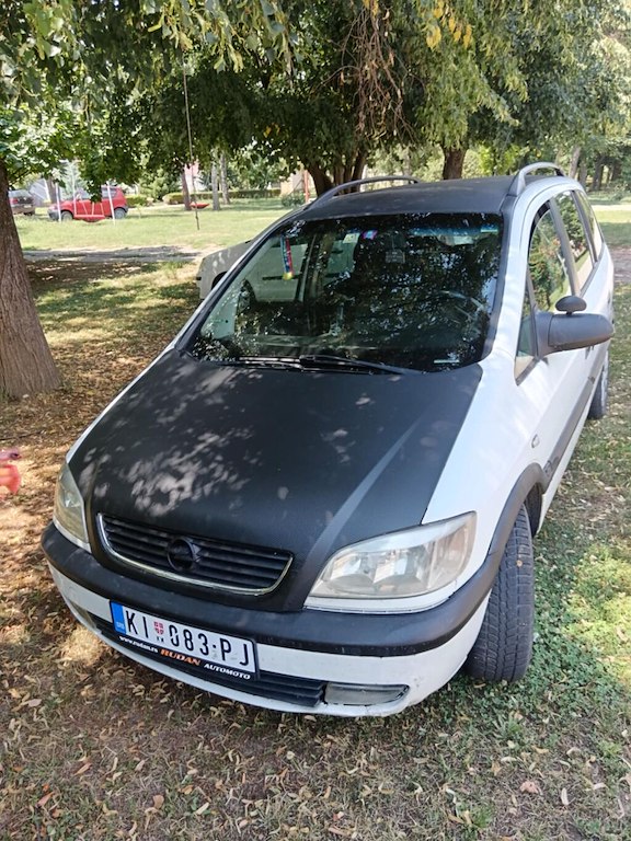 Opel Zafira: 0.2 - engine capacity l | 2000 г. 500000 km Van/Minibus