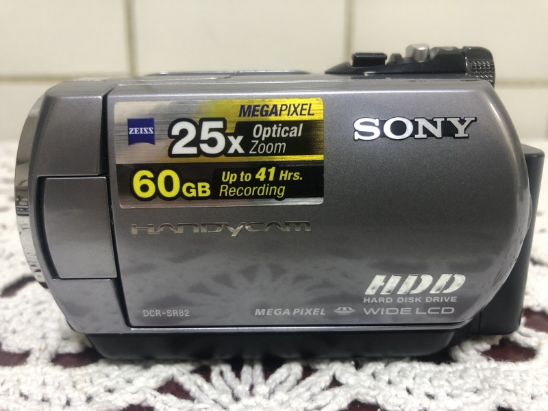 Sony DCR-SR82