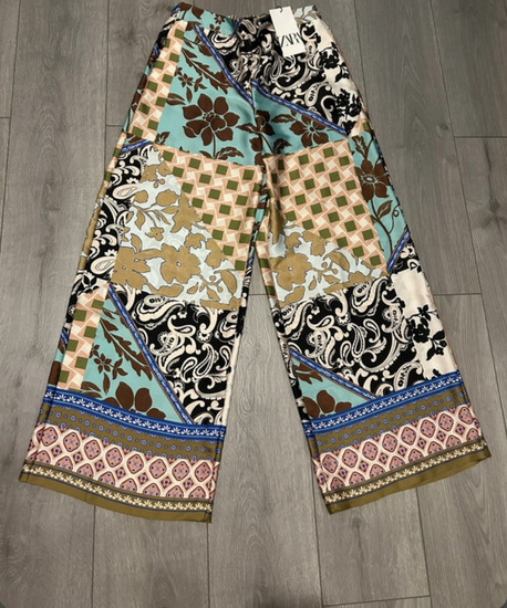 Nove Zara siroke pantalone S