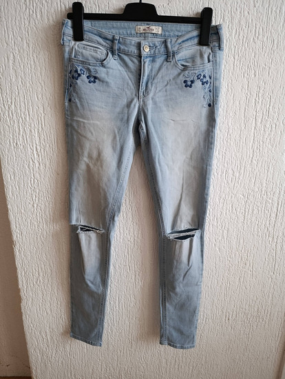 Hollister cvetne farmerke M/L