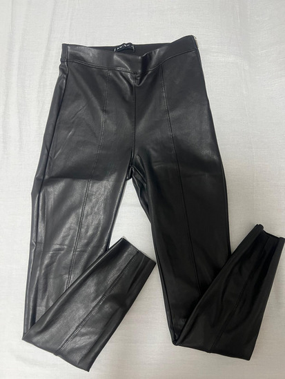 Crne pantalone/helanke