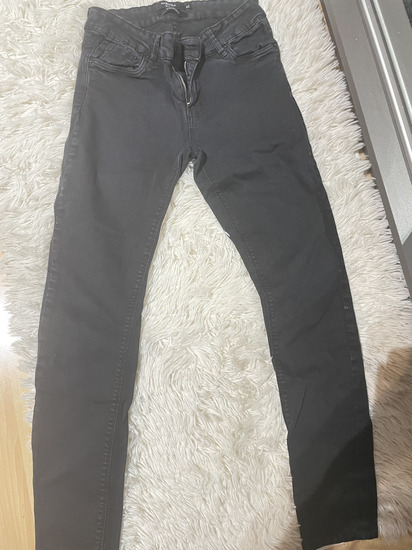 Prelepe crne skinny pantalone