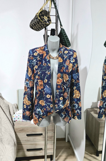   Mango cvetni blejzer