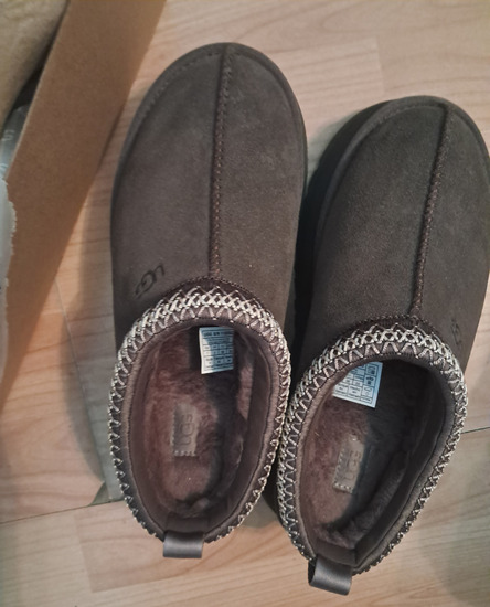Ugg novo, original
