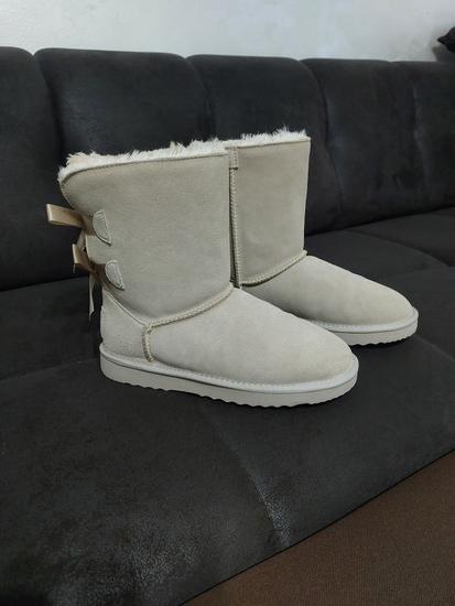 UGG - OVYE (italijanske) - 39 ili 40 - NOVO