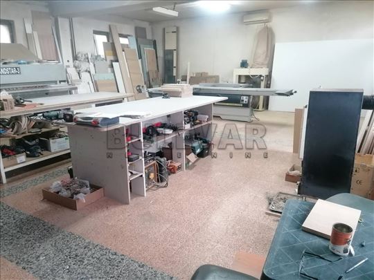 Odličan poslovno-stambeni objekat 350m2, plac 593