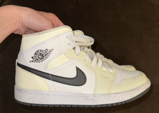 Nike Air Jordan 1 Mid Coconut Milk