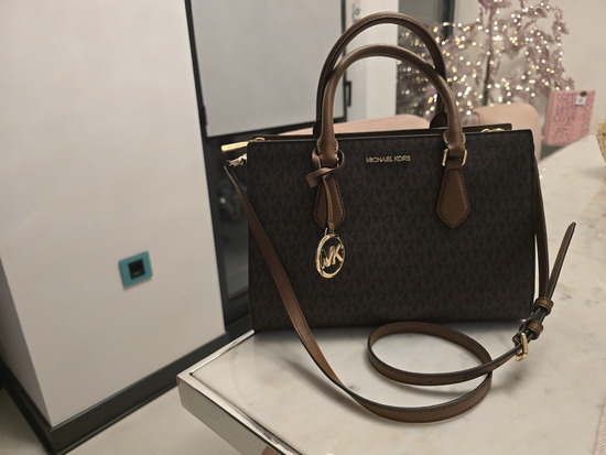 *** MICHAEL KORS SHEILA MEDIUM ***