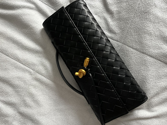 Bottega Veneta torba crna