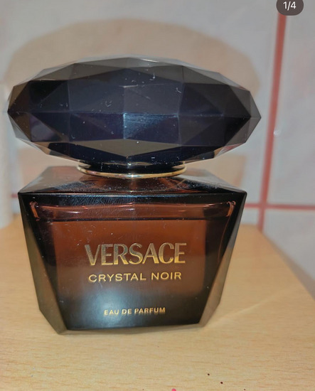 Versace crystal noir parfem