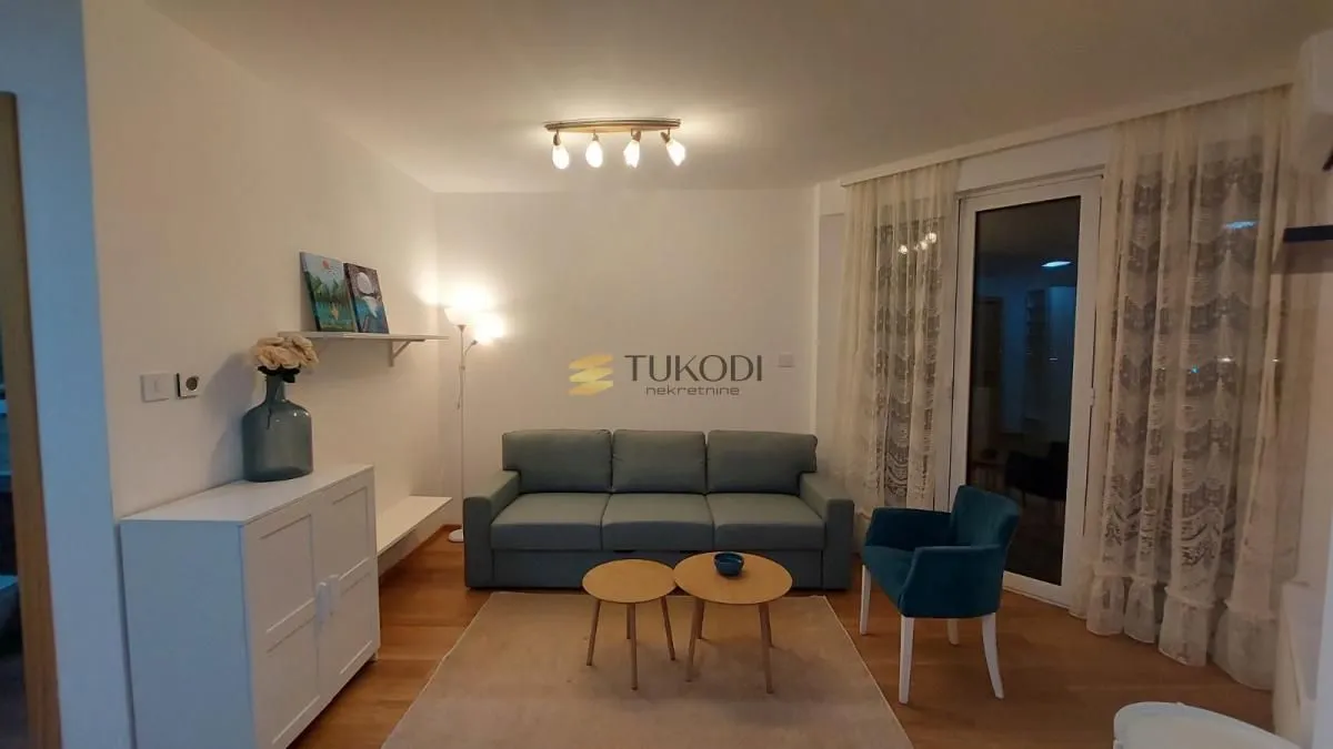 Izdavanje, garsonjera, 30m², Sajmište, Novi Sad