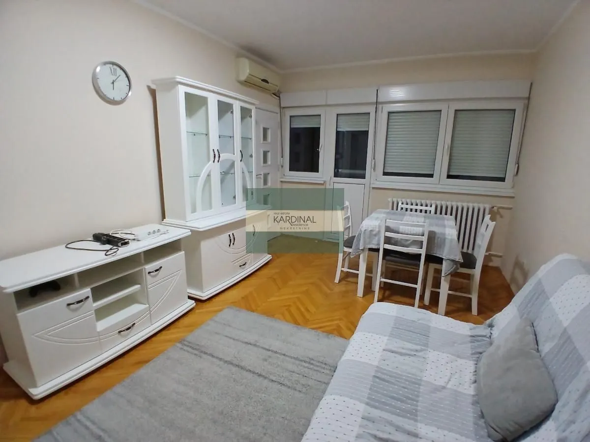 Izdavanje, dvosoban stan, 75m², Erdoglija, Kragujevac