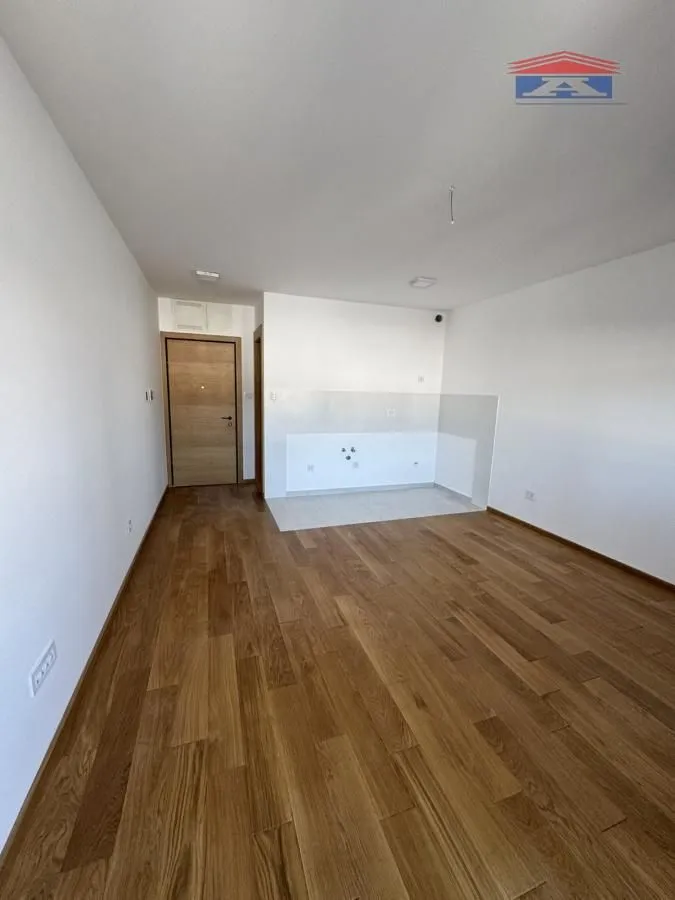 Izdavanje, garsonjera, 30m², Sajmište, Novi Sad