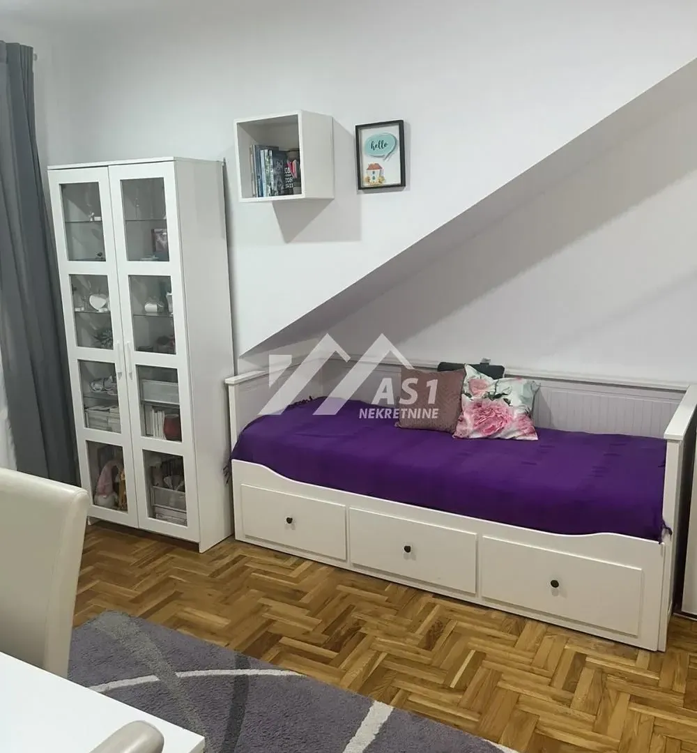 Izdavanje, jednosoban stan, 36m², Sajam, Novi Sad Sve Podlokacije