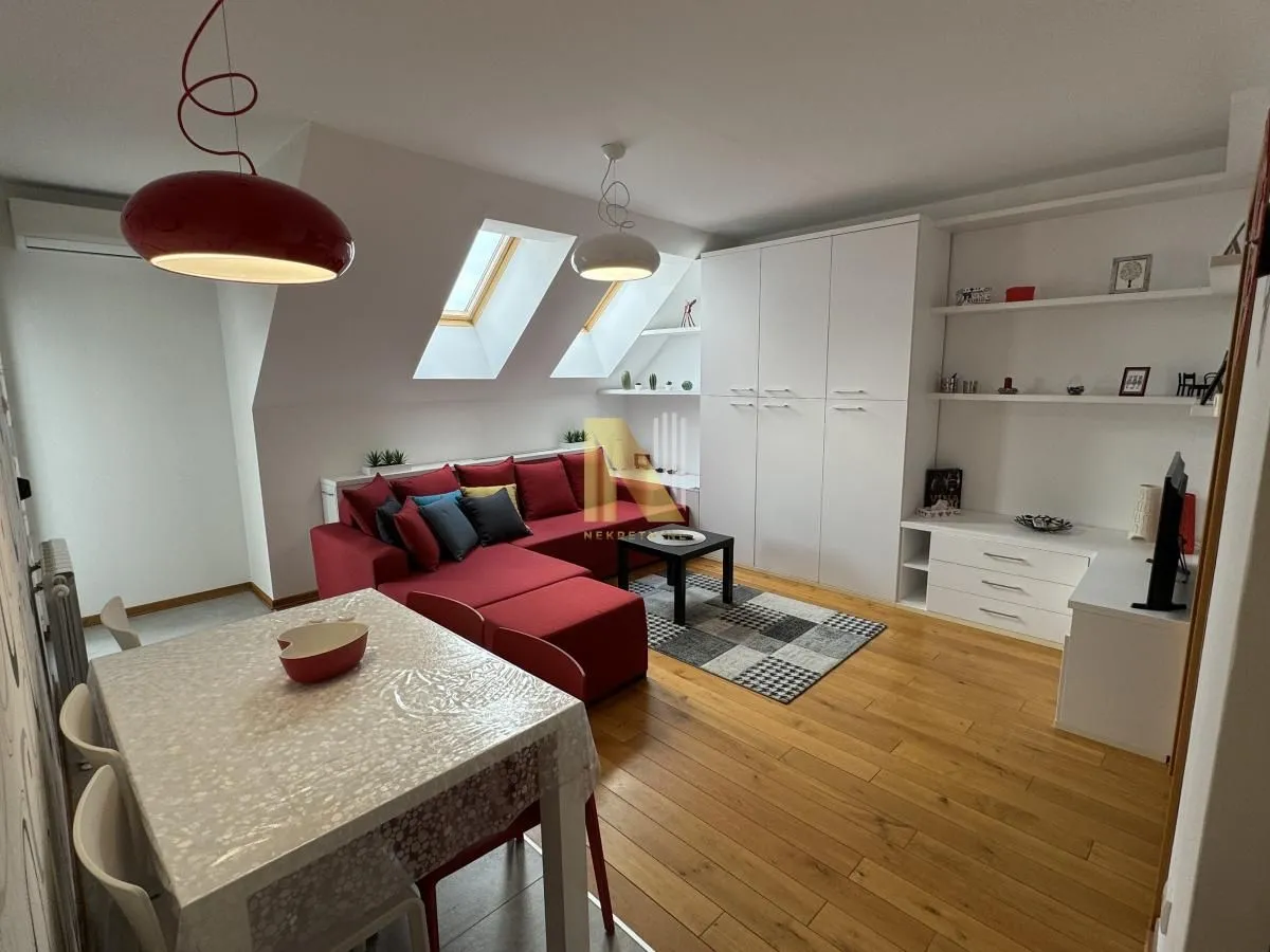 Izdavanje, dvosoban stan, 44m², Centar, Novi Sad