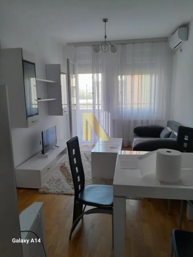 Izdavanje, jednosoban stan, 37m², Rotkvarija, Novi Sad Sve Podlokacije