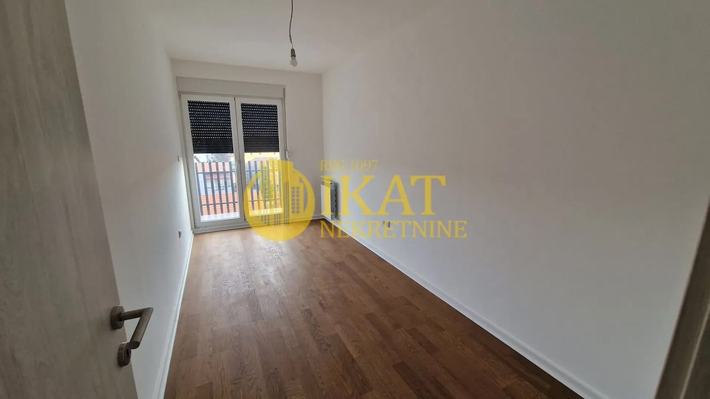 Stan-na-dan, četvorosoban stan, 101m², Obrenovac, Beograd