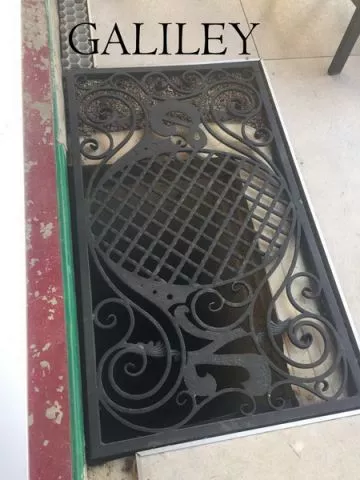 REŠETKA OD KOVANOG GVOŽDA
