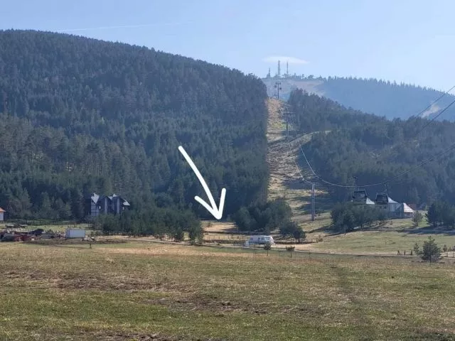 PRODAJE SE PLAC U PODNOZJU SKI CENTRA TORNIK