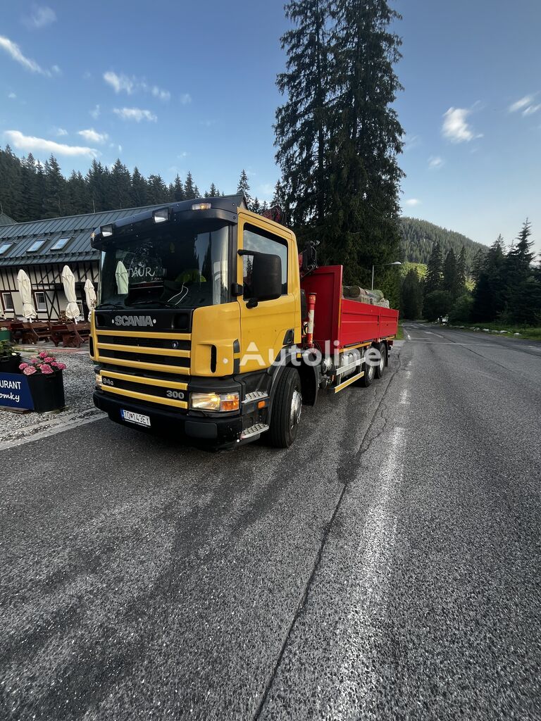 Scania P300 kamion s ravnom platformom