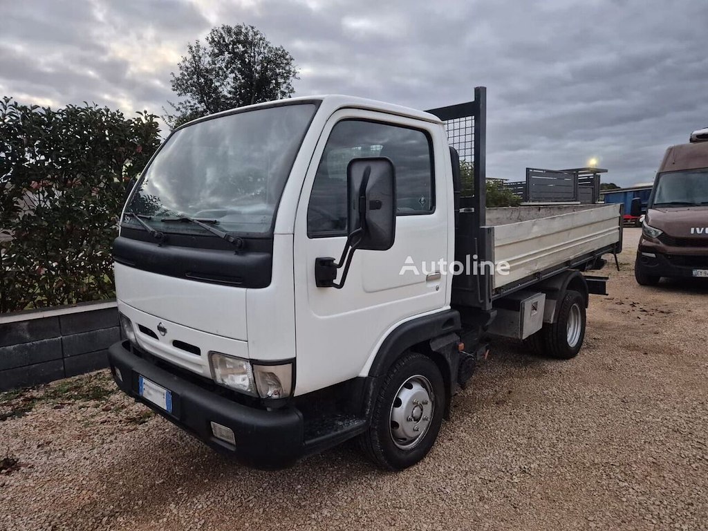 Nissan CABSTAR35 kamion s ravnom platformom