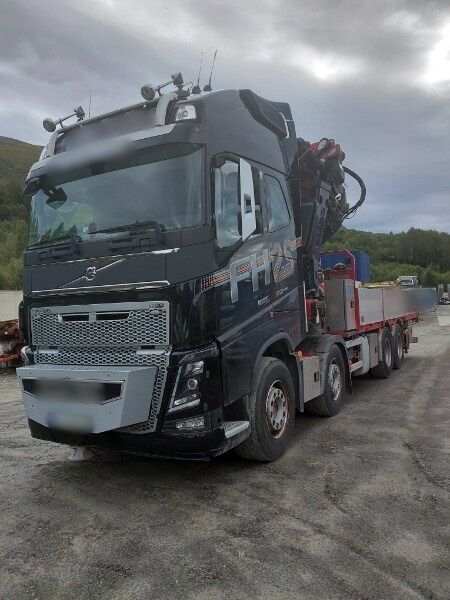 Volvo FH16 750 *8x2 *FASSI 1150 *JIB *WINCH *Reach 35m *8+6+2 kamion s ravnom platformom
