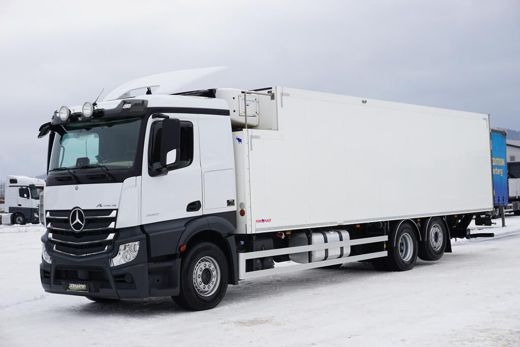 Mercedes-Benz ACTROS / 2553 / EURO 6 / CHŁODNIA + WINDA / 23 PALETY / OŚ SKRĘT kamion hladnjača