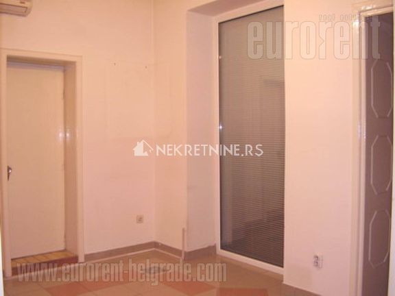 #19935, Izdavanje, P.P., CENTAR, 530 EUR