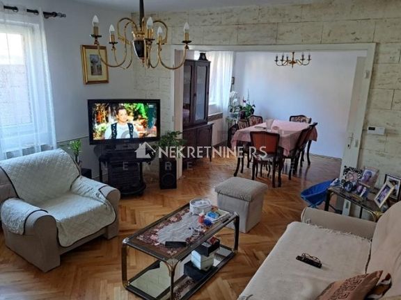 Zvezdara, Mali mokri lug, Partizanska , Kuća, 130m2, 300000 EUR