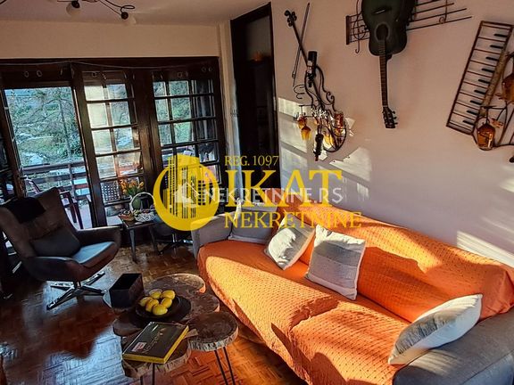 Izuzetna kuća u Brestoviku, Grocka 132m2 sa prelepo uređenim dvorištem ID#4503