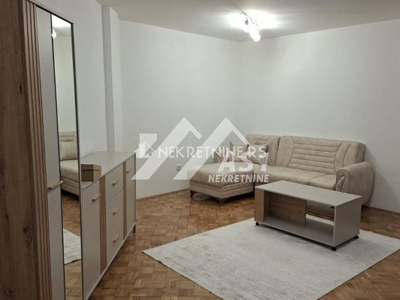 Izdajem LUX dvosoban stan na Novom Naselju !! ID#5241