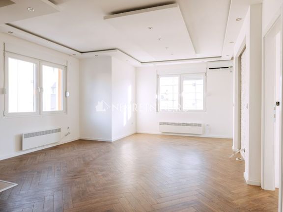 Četvorosoban stan (96m2 sprat+76m2 suteren)