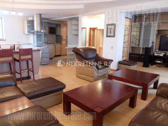 #41237, Izdavanje, Stan, CRVENI KRST, 1000 EUR