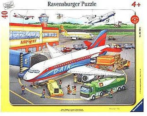Ravensburger puzzle 40 delova - Na aerodromu 06700