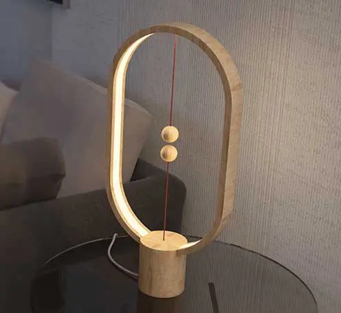 Stona LED lampa sa visećim magnetnim prekidačem Heng Balance Wood