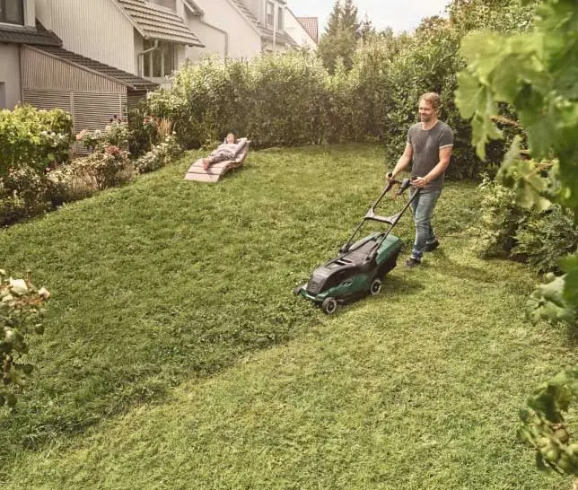 Bosch AdvancedRotak 750 električna kosačica 06008B9300