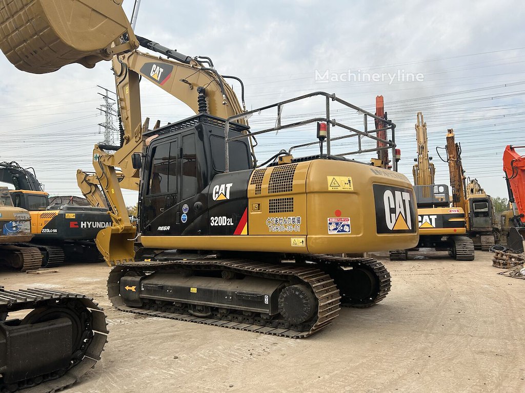 Caterpillar 320D2 bager guseničar
