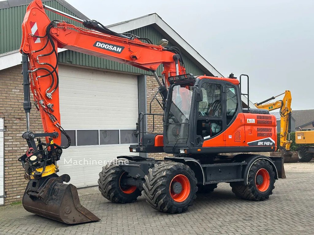Doosan DX140W-3 bager točkaš