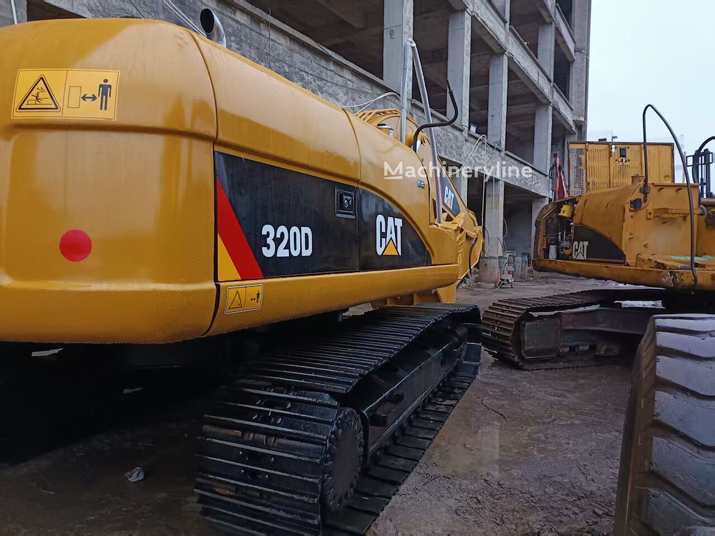 Caterpillar 320D bager guseničar