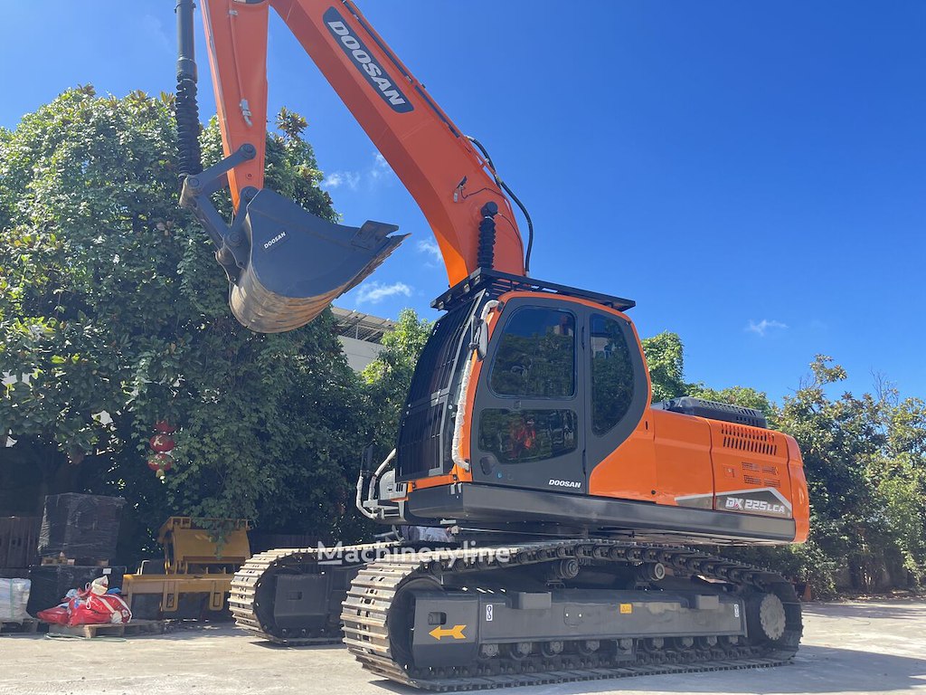 Doosan 225LCA bager guseničar