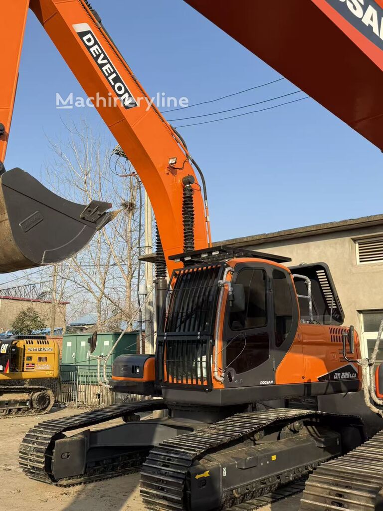Doosan DX225LCA bager guseničar
