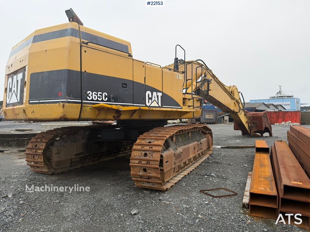 Caterpillar 365C excavator with tooth bucket bager guseničar