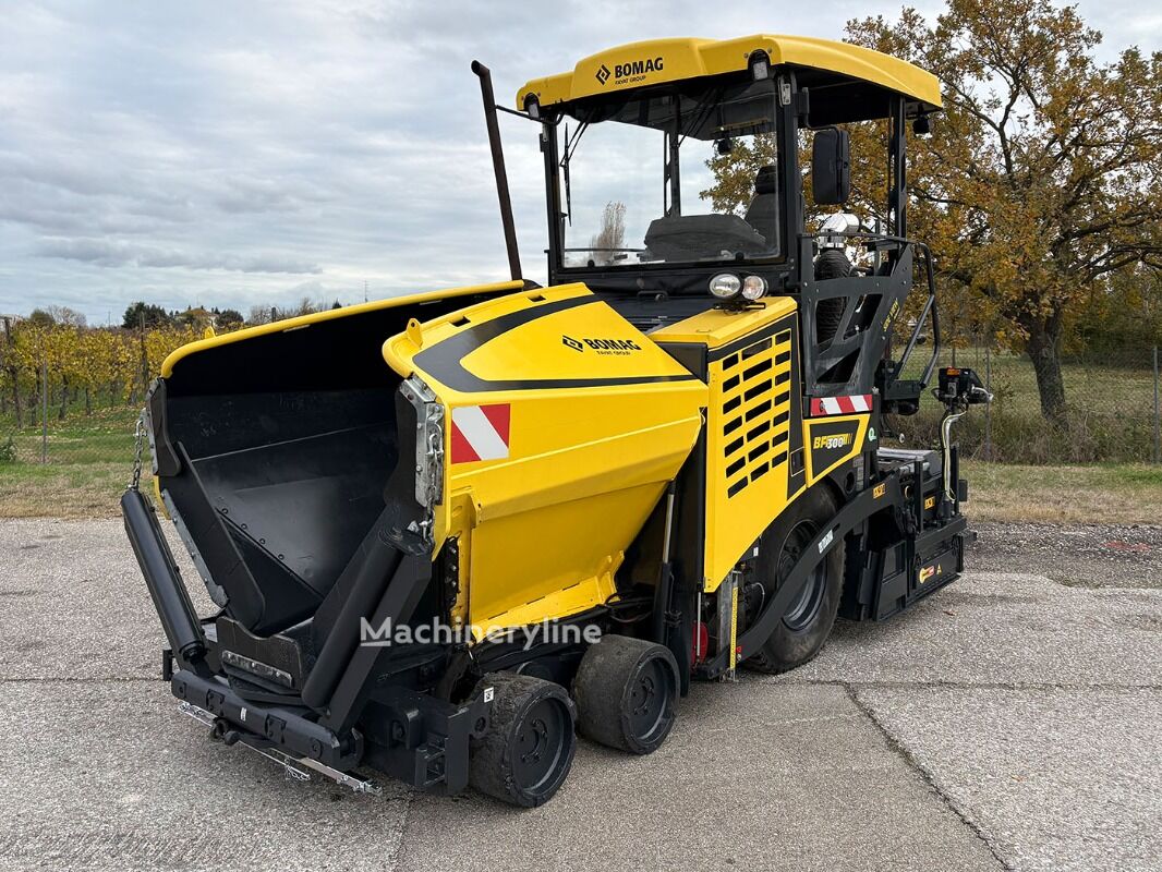 BOMAG BF 300 P-2 S340-2 TV Stage V/Tier 4f asfaltni finišer točkaš
